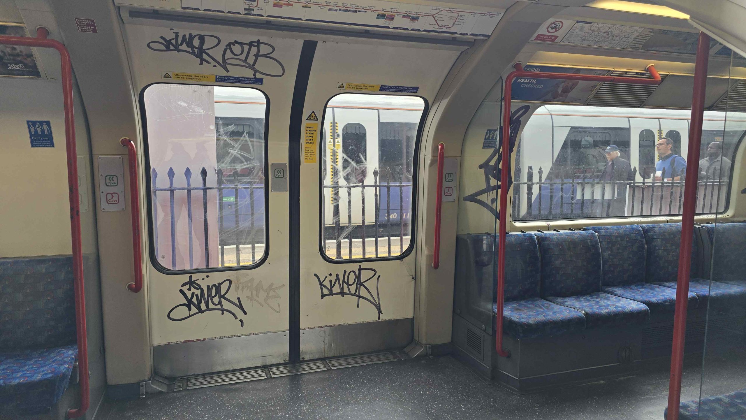 Rise in graffiti on Central line prompts calls for urgent action ...